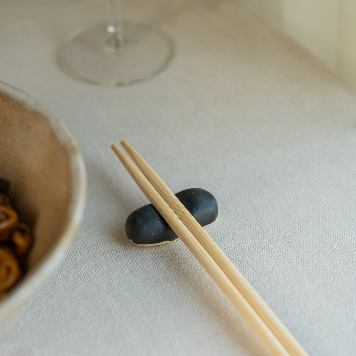 Hashioki 箸置 Chopstick Rest | 1.6 Inches | Textured Black – Lagavi